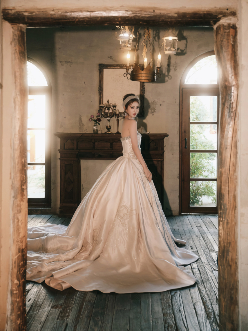 Bai Lu En Julien Fournié Haute Couture ⋆ Haute Couture, Sacs & Accessoires