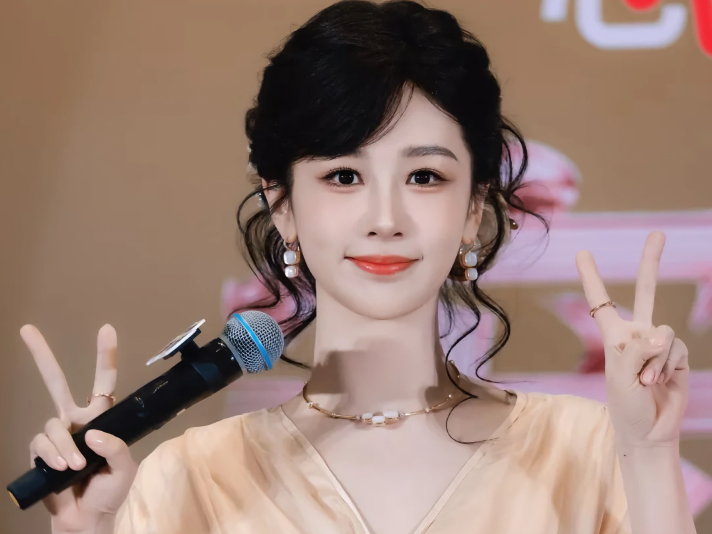 Yang Zi (杨紫) in Julien Fournié Haute Couture